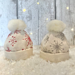 Mini Bobble Hat Decoration – PeppermintFizz